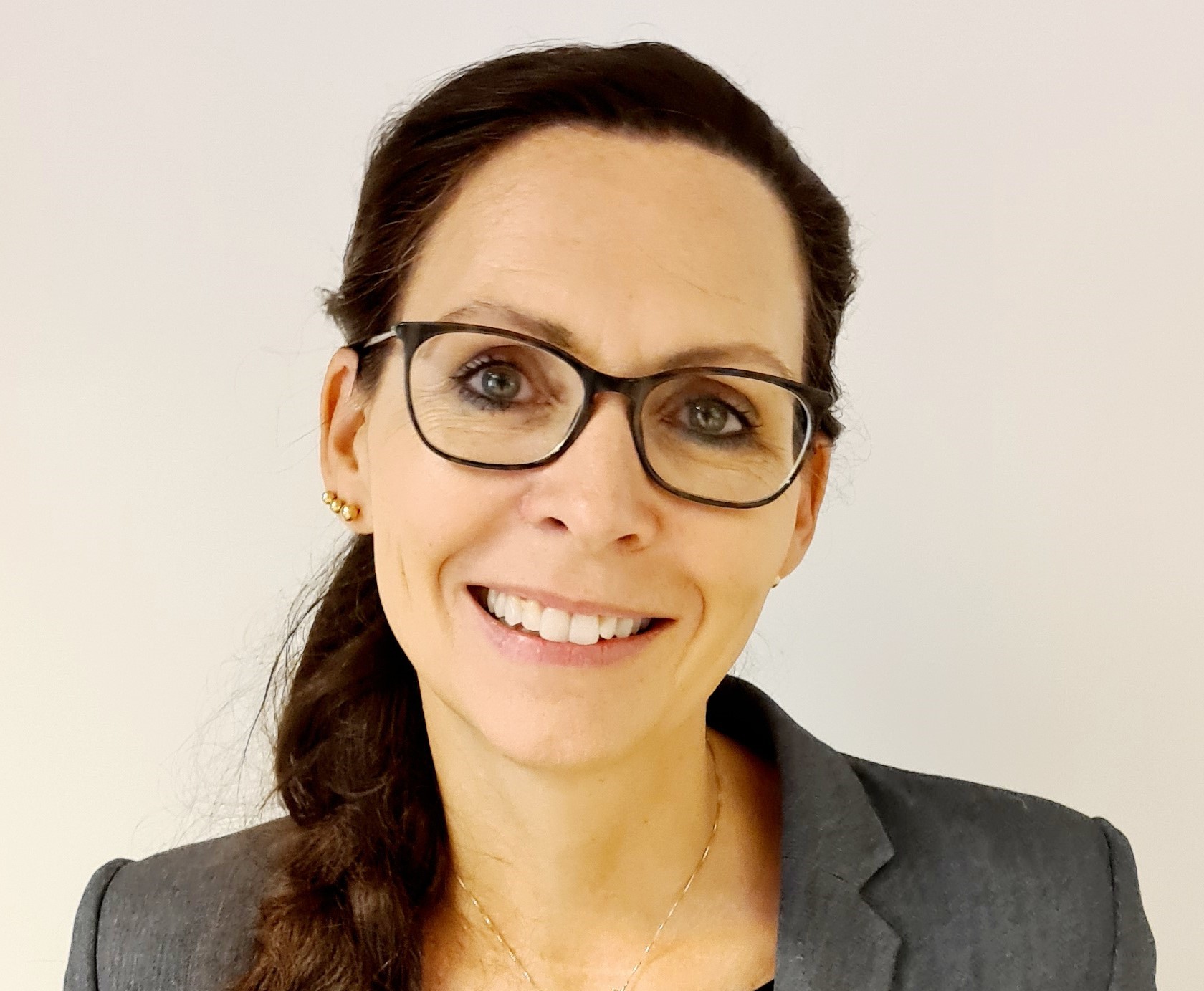 Science Portrait: Dr. Annette Kuehn - Futamurayama-Science